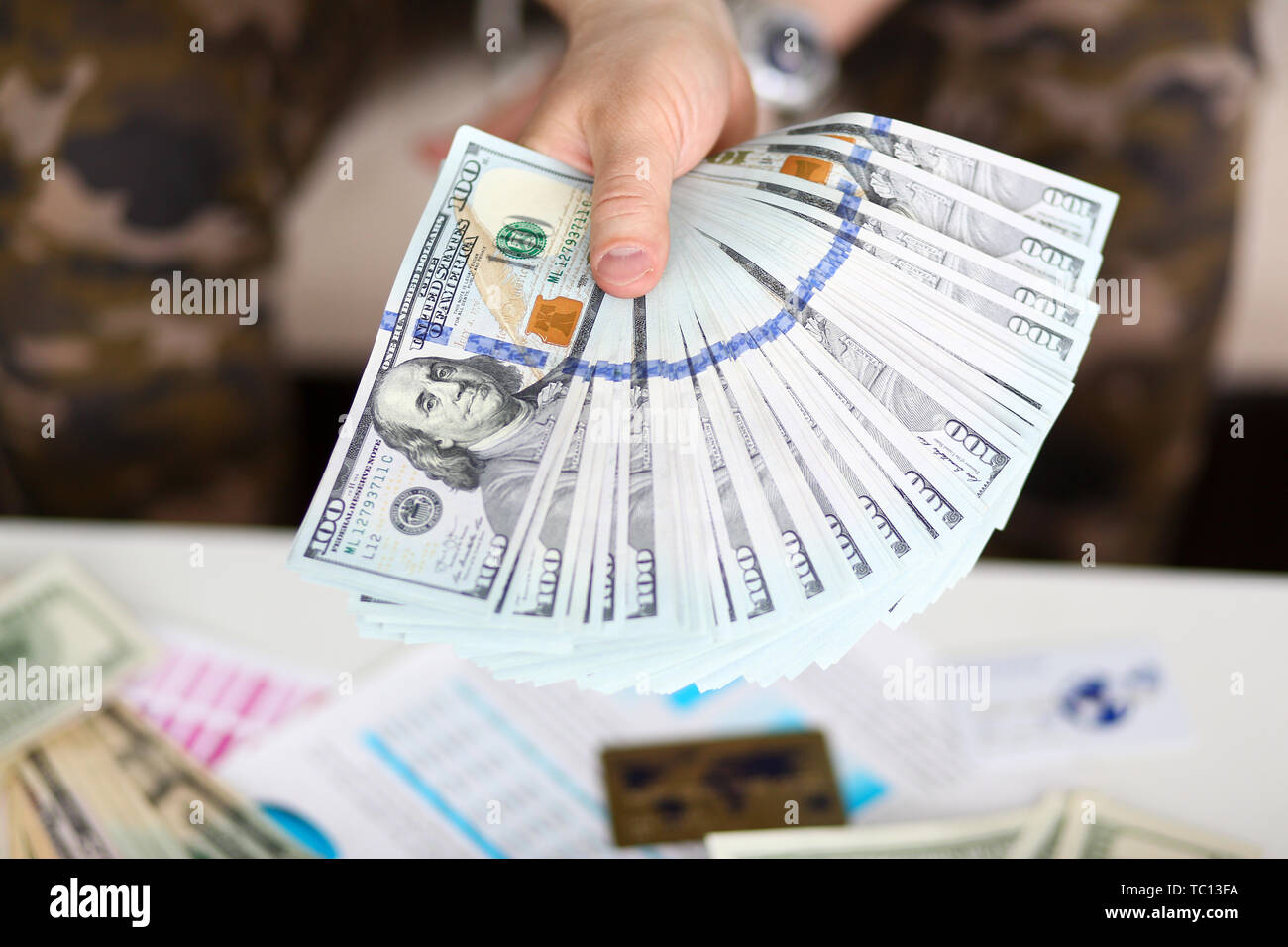 Man hold money hi-res stock photography and images - Alamy