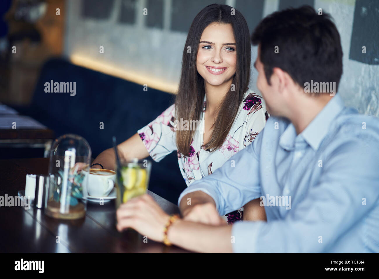 Romance romantic pub hi-res stock photography and images - Alamy