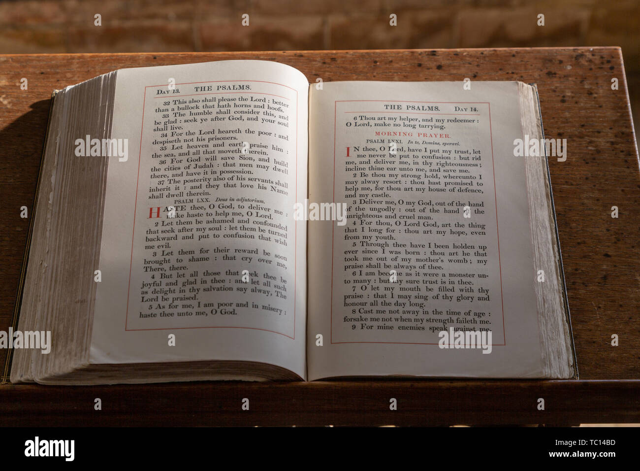 Old story book page hi-res stock photography and images - Alamy