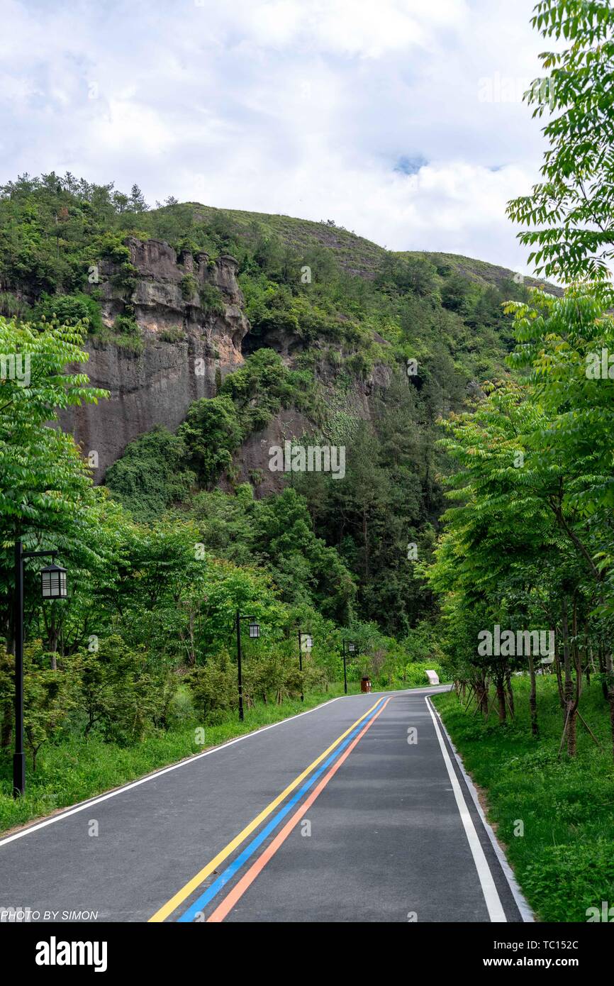 Road far away with walks hi-res stock photography and images - Alamy