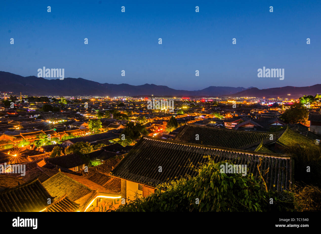 Old City Night - Lijiang Stock Photo - Alamy