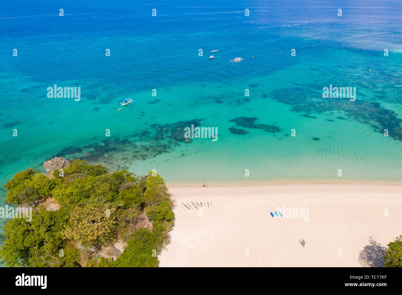 Beautiful Punta Bunga Beach on Boracay island, Philippines. White sandy ...