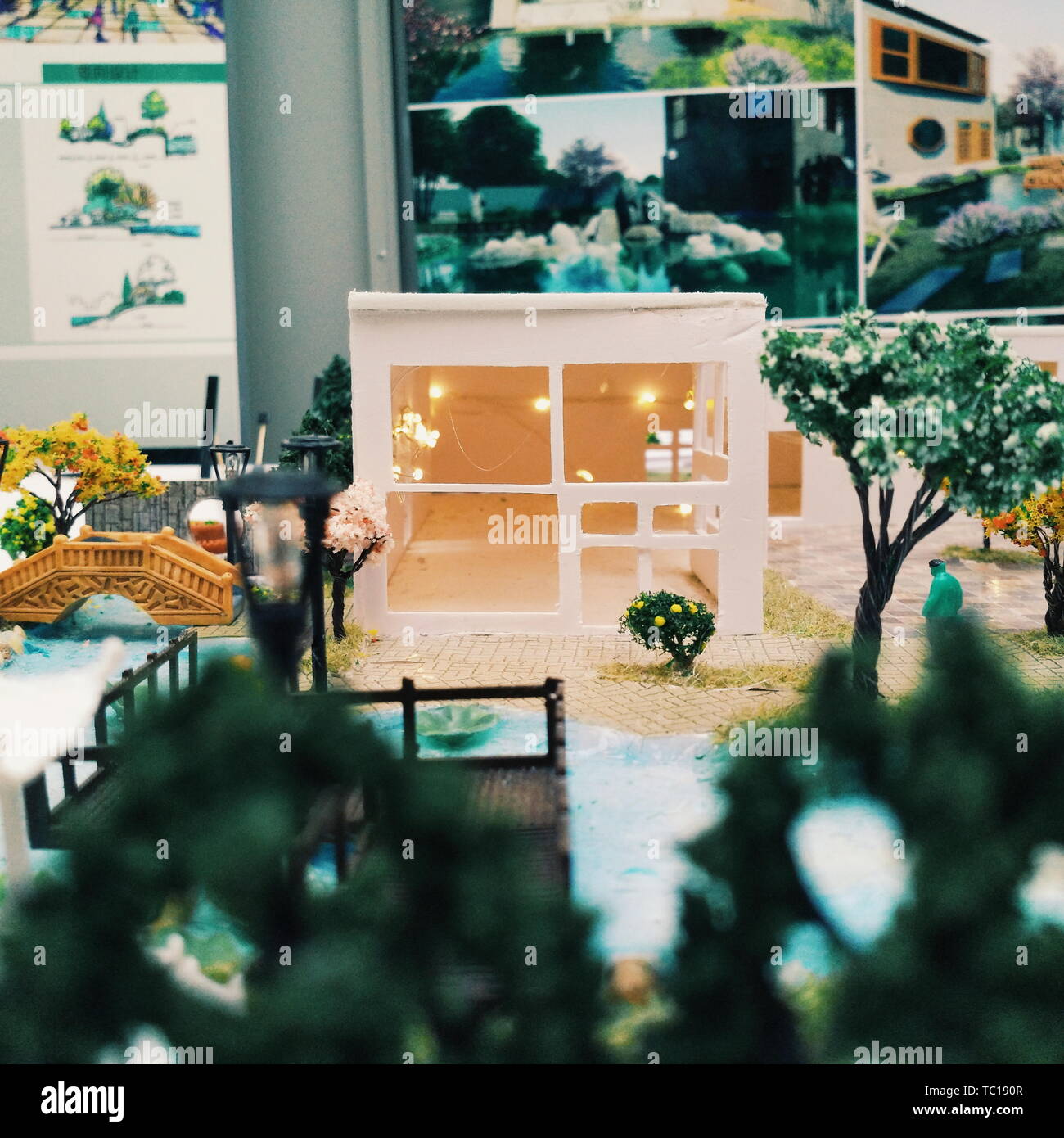 Small models hi-res stock photography and images - Alamy