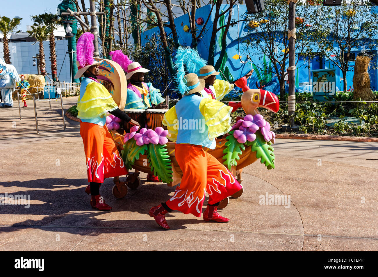 Shanghai Haichang Ocean Park float parade Stock Photo - Alamy