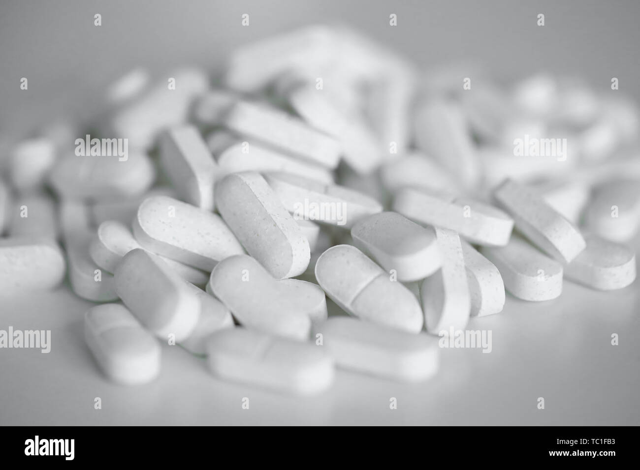 Cancer therapy pills hi-res stock photography and images - Alamy
