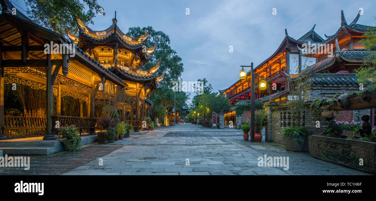 Sichuan chengdu shuangliu night scenic scenic attractions huanglongxi ...