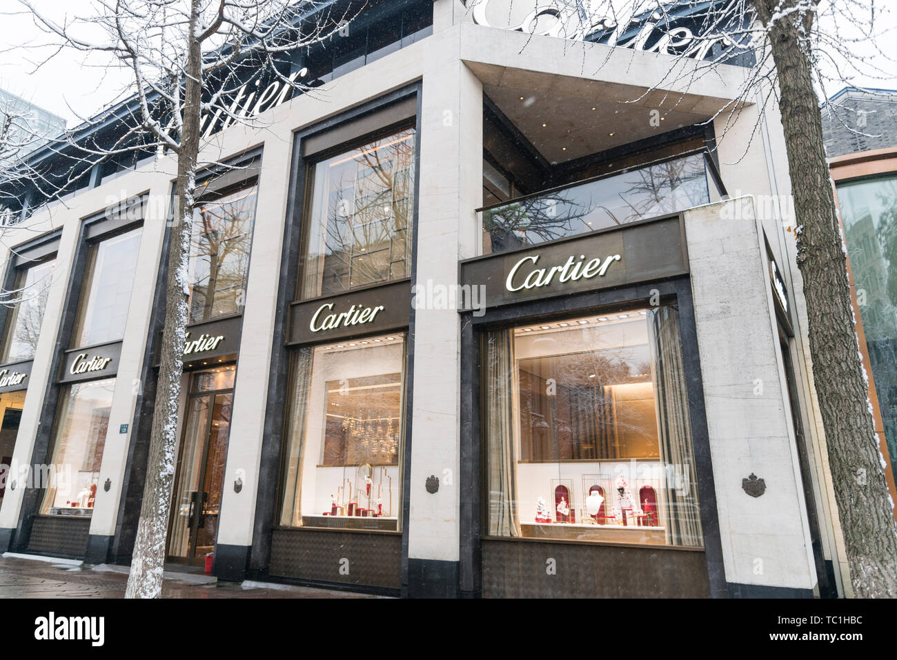 Cartier signs hi-res stock photography and images - Alamy