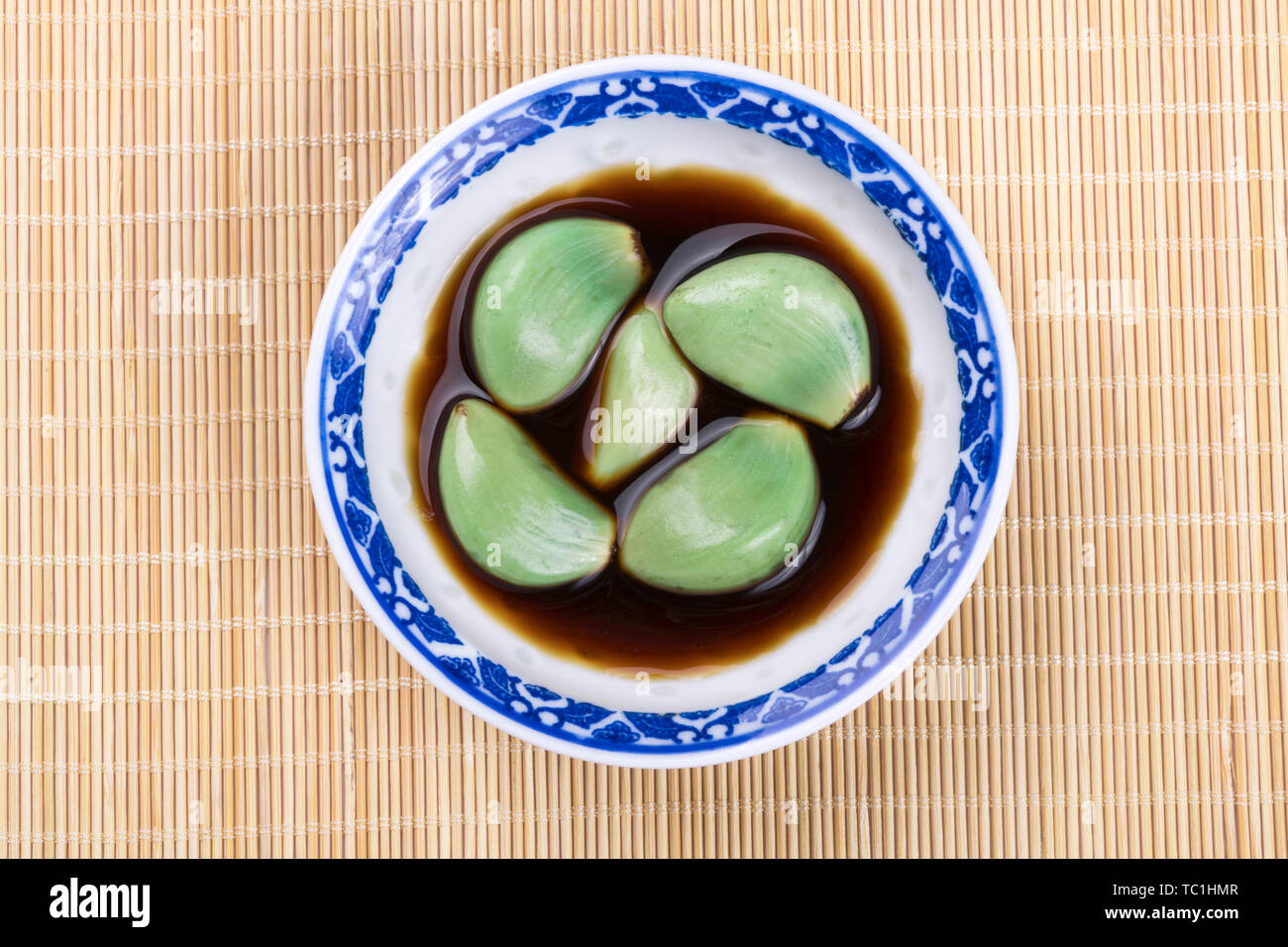 Garlic valves hi-res stock photography and images - Alamy