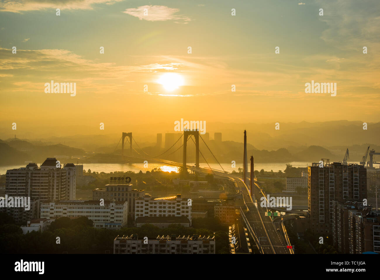 Hubei yichang to xi yichang to xi yangtze river bridge hi-res stock ...