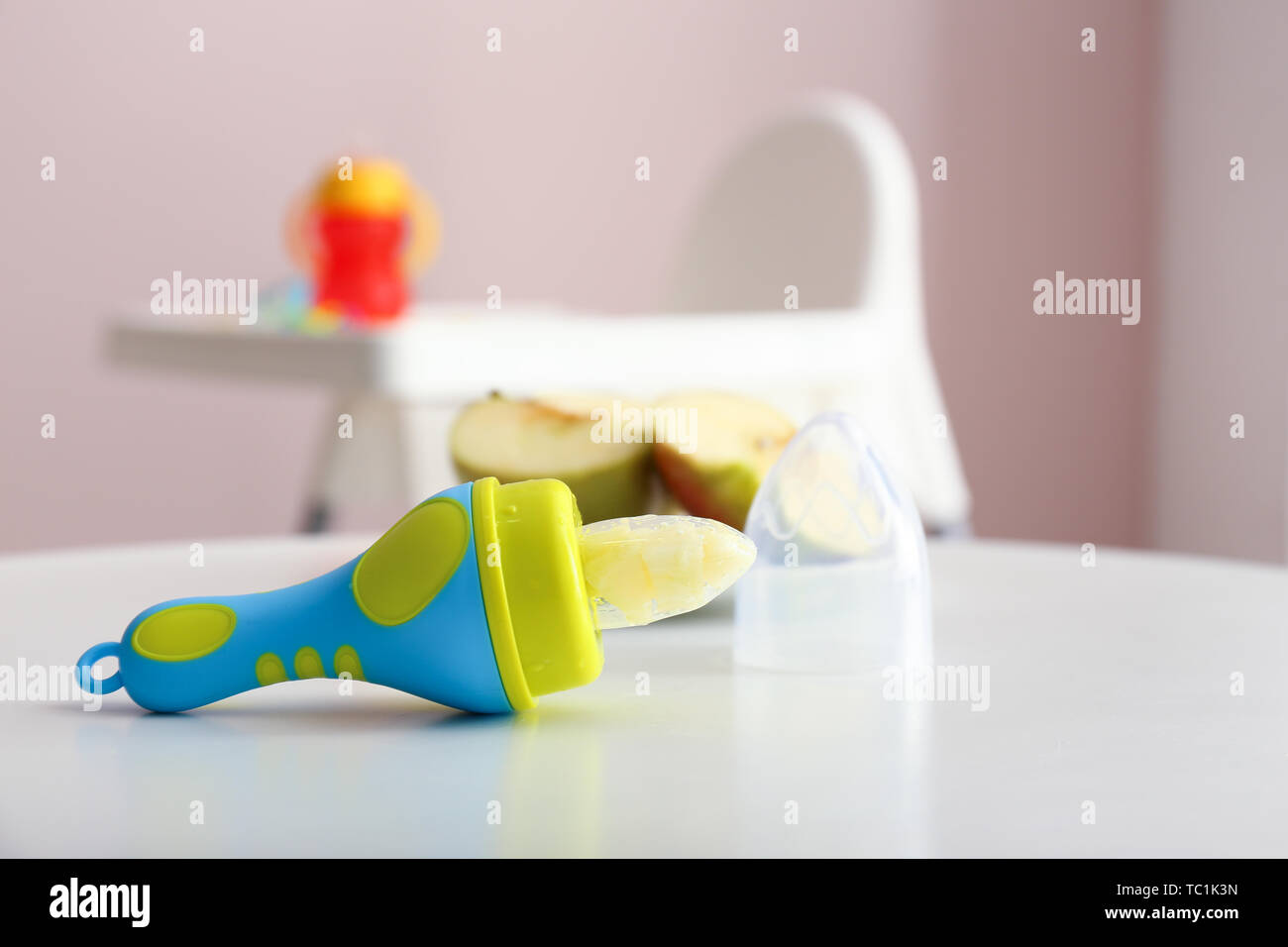 Nibbler tool hi-res stock photography and images - Alamy