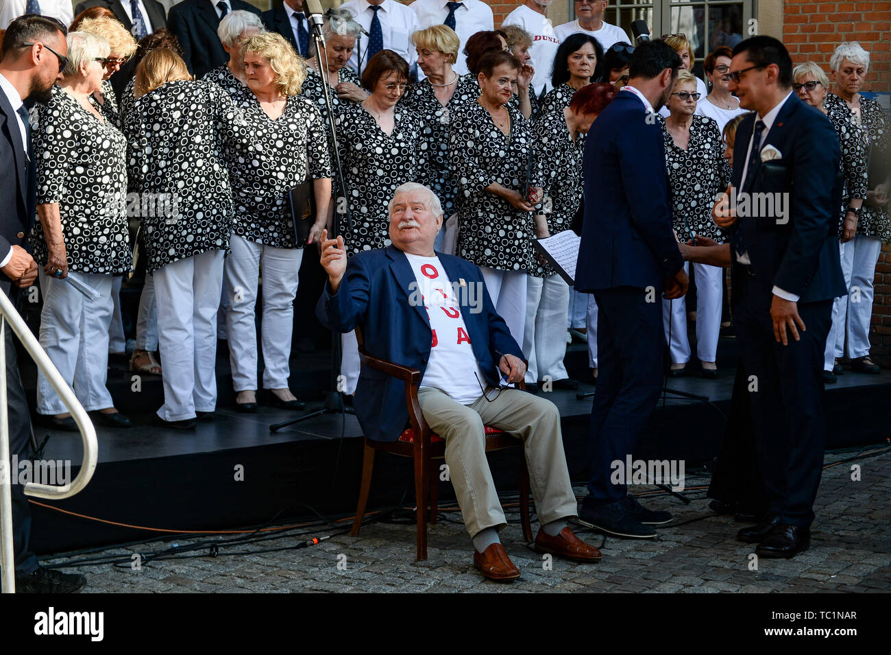 Lech walesa 1989 hi-res stock photography and images - Alamy