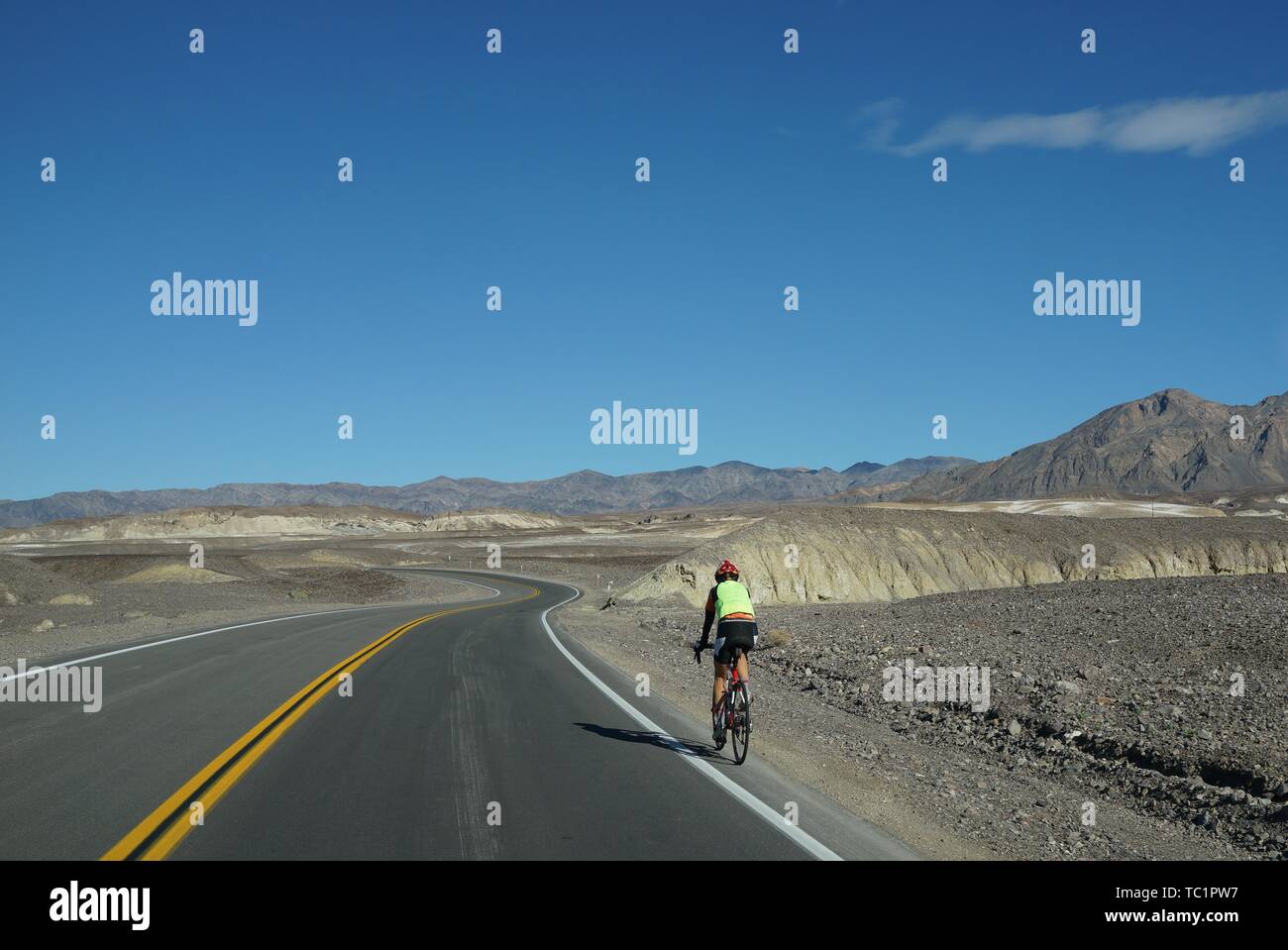 Daylight outdoor expressway no one in the sky hi-res stock photography ...