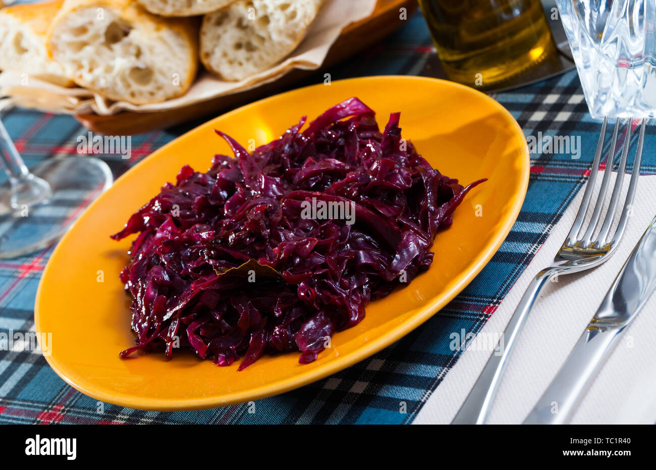 Vegetarian food, plate of braised red cabbage Stock Photo - Alamy