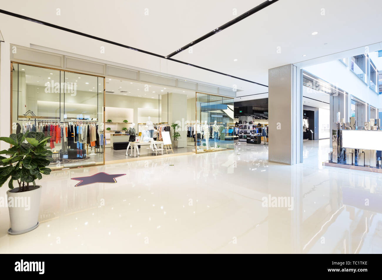 Room with furniture and windows inside hi-res stock photography and ...