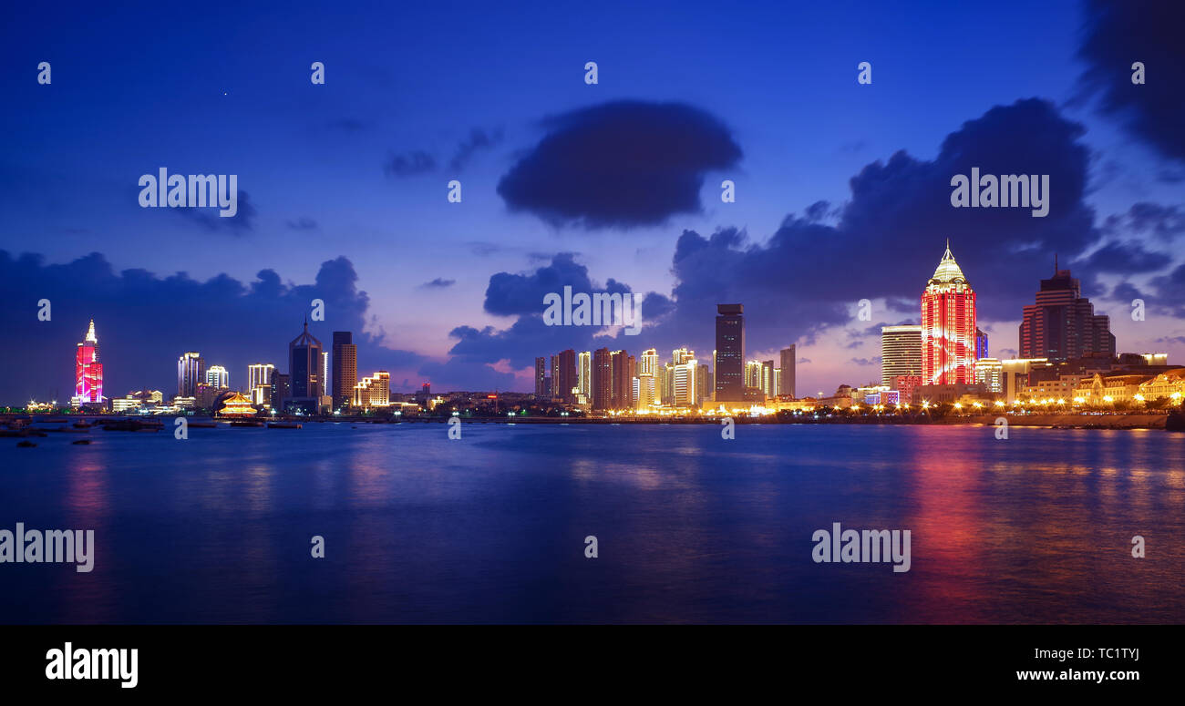 Qingdao trestle bridge and coast at night view hi-res stock photography ...