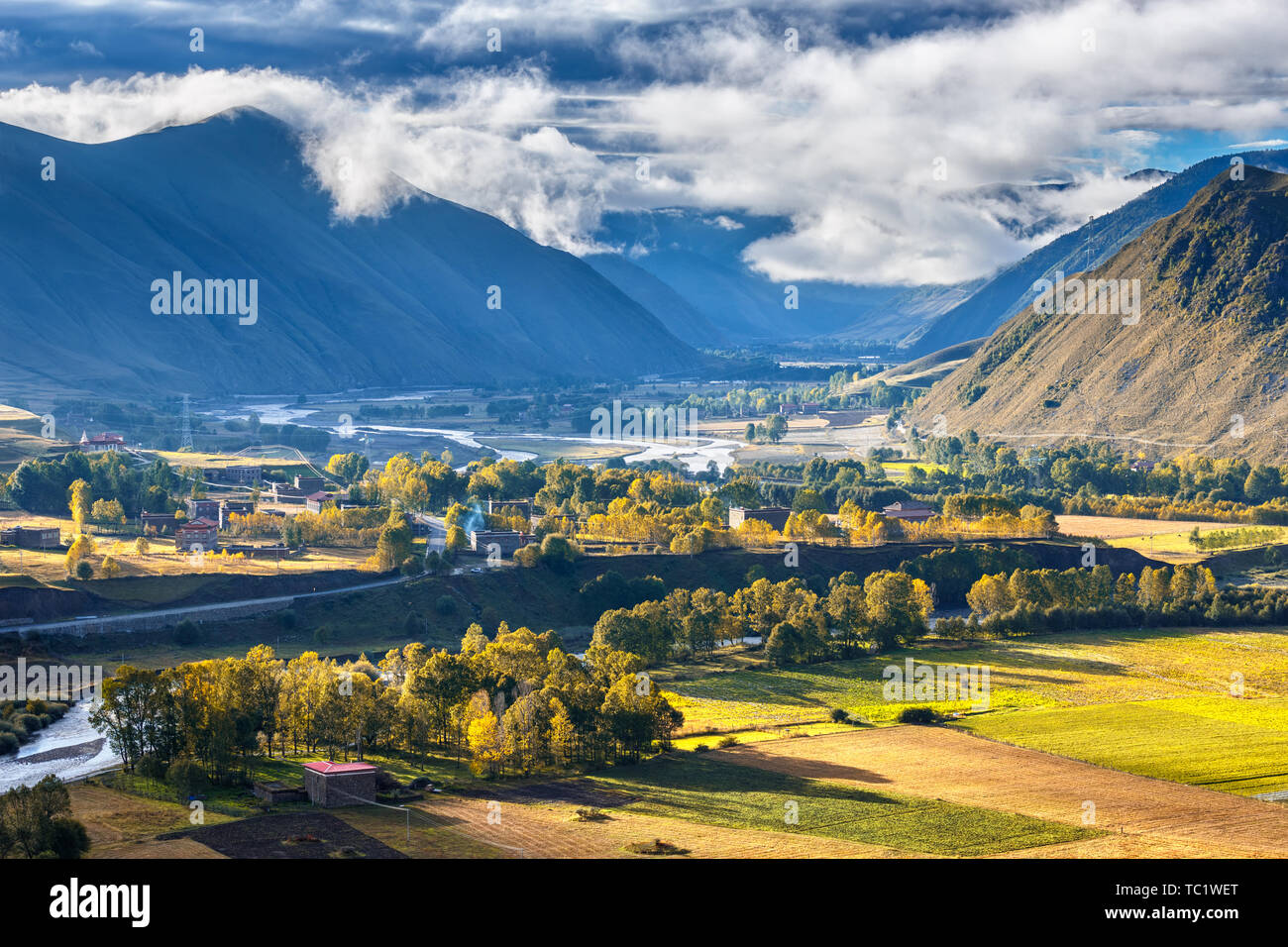 Xindu bridge scenery hi-res stock photography and images - Alamy