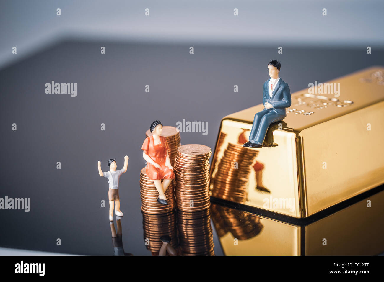 Family financial management hi-res stock photography and images - Alamy