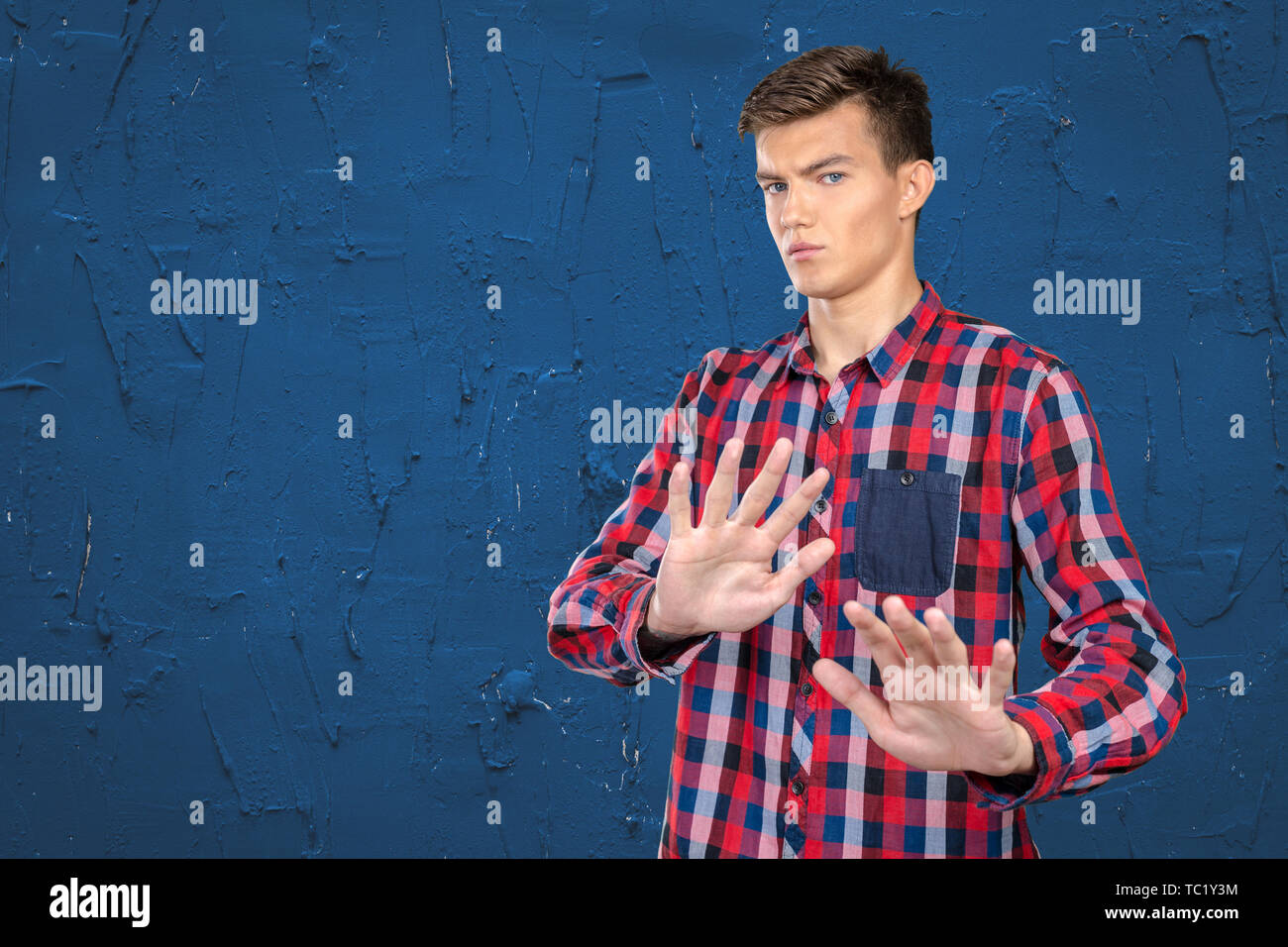 man in a defensive position Stock Photo - Alamy