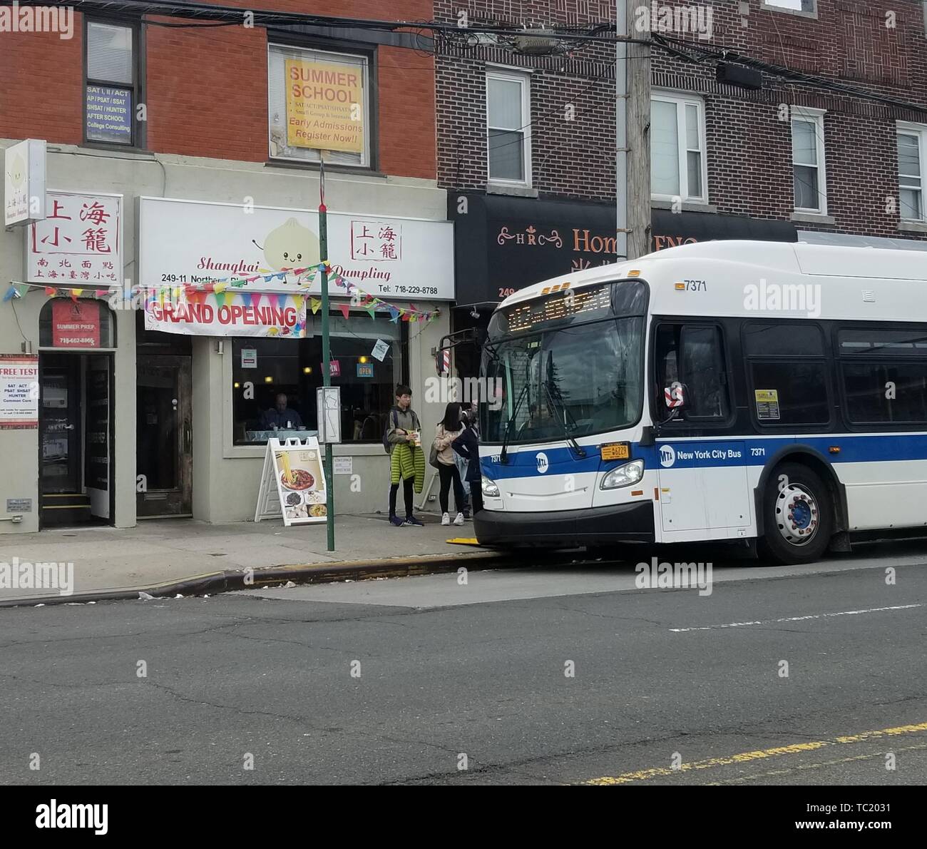 Qm3 bus stops hi-res stock photography and images - Alamy