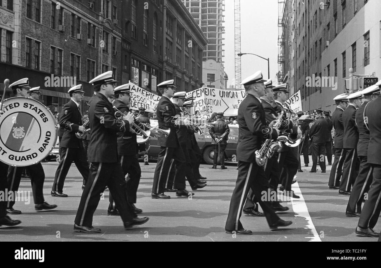 Honor guard marching Black and White Stock Photos & Images - Alamy