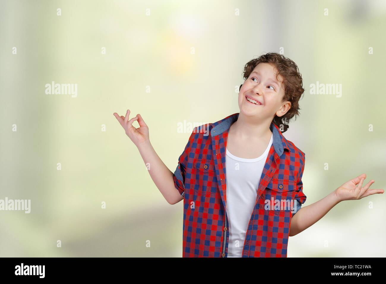 Confused child ethnic hi-res stock photography and images - Alamy