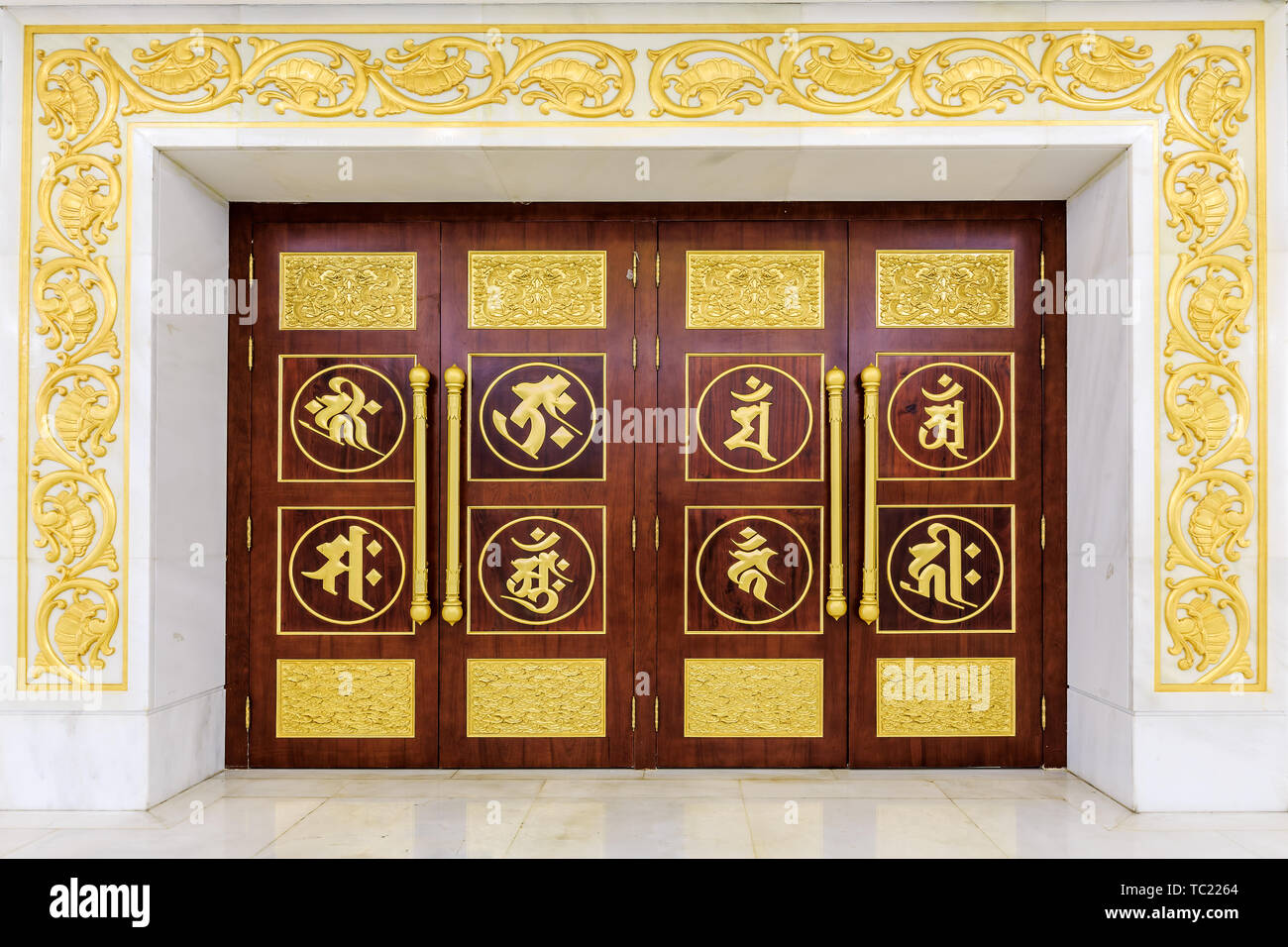 Buddha Gate Architecture in Xinglong Cultural Park, Yanzhou City ...