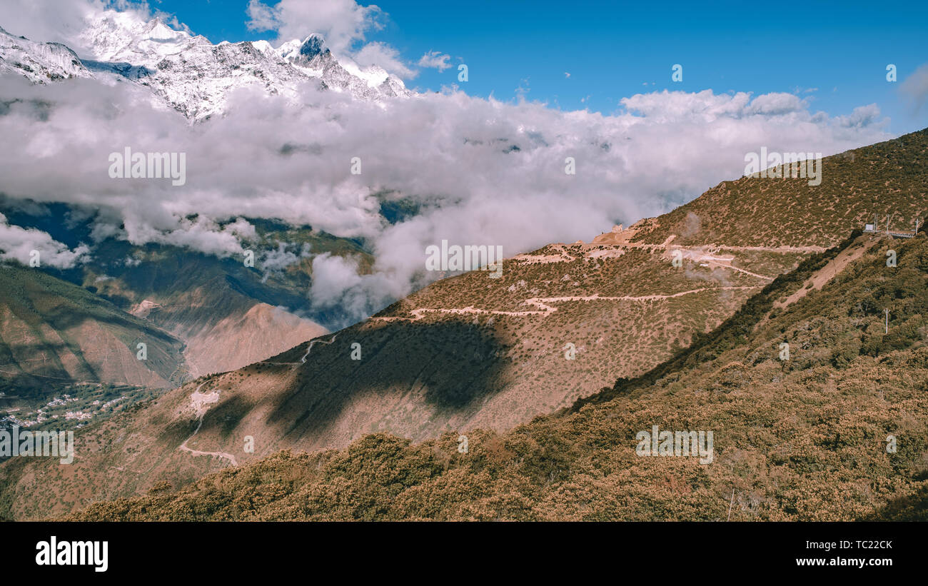Meri Snow Mountain, Yunnan Stock Photo - Alamy