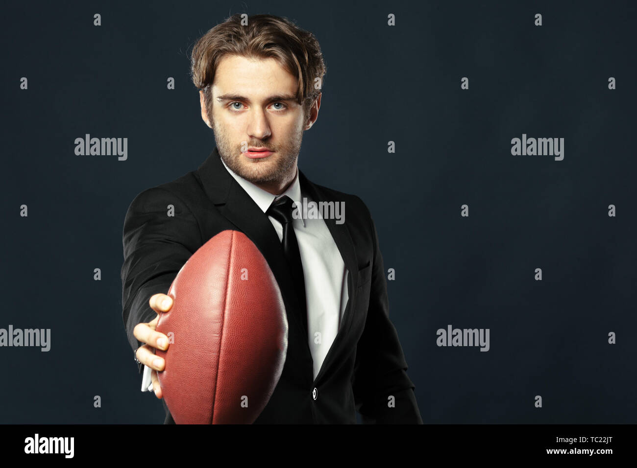Quarterback coach hi-res stock photography and images - Alamy