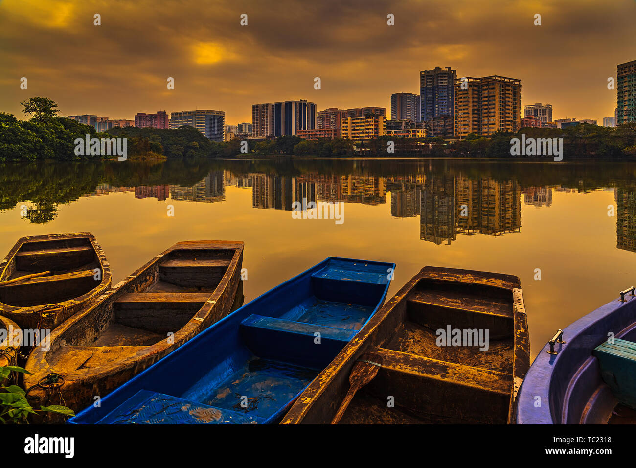 Liuhua Lake Park, Guangzhou Stock Photo - Alamy