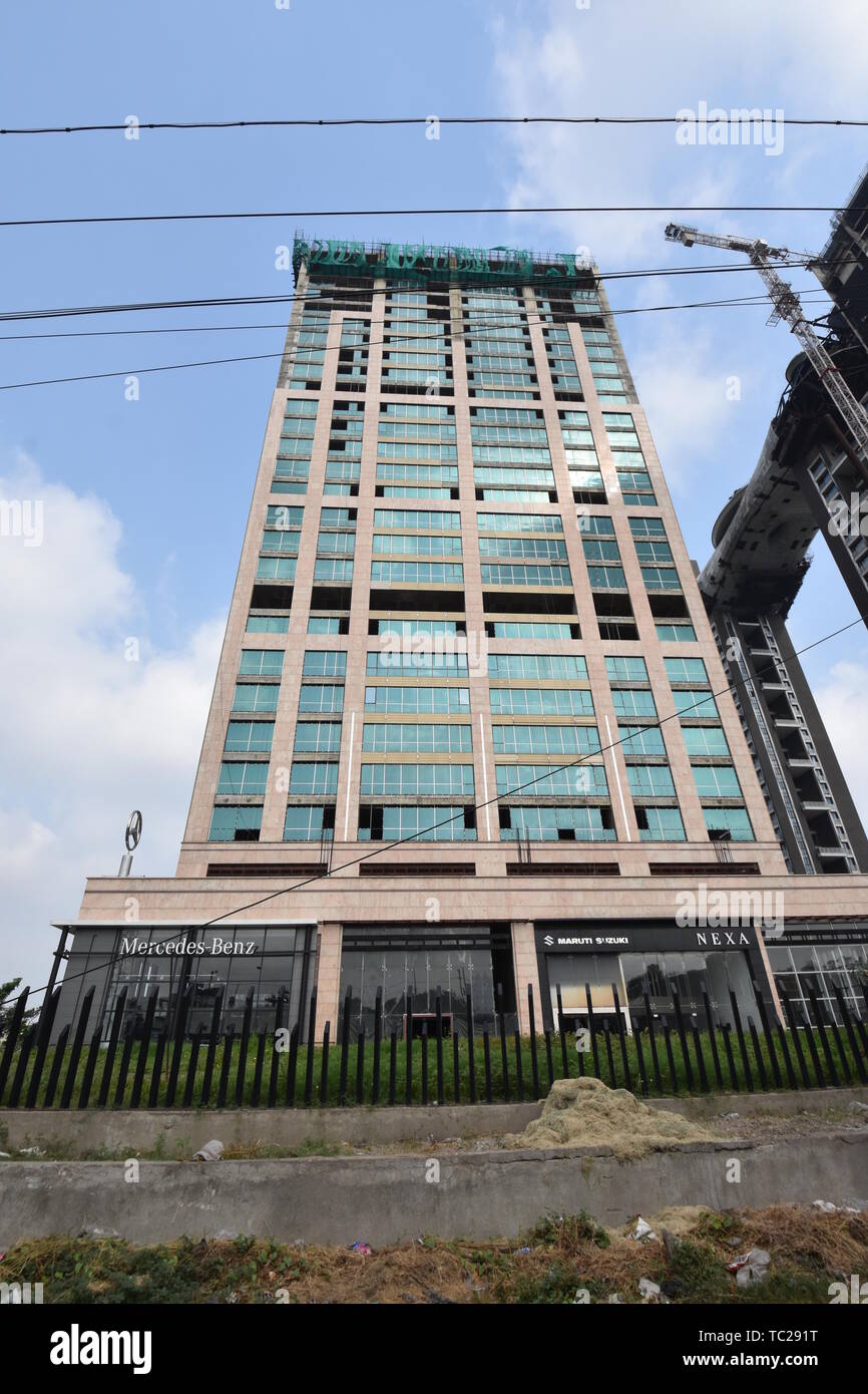 Ideal Unique Centre - a office building is under construction at ...