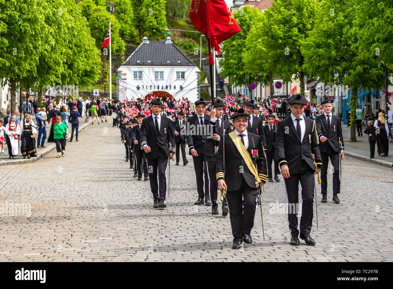 Bergen norway traditional costume hi-res stock photography and images ...