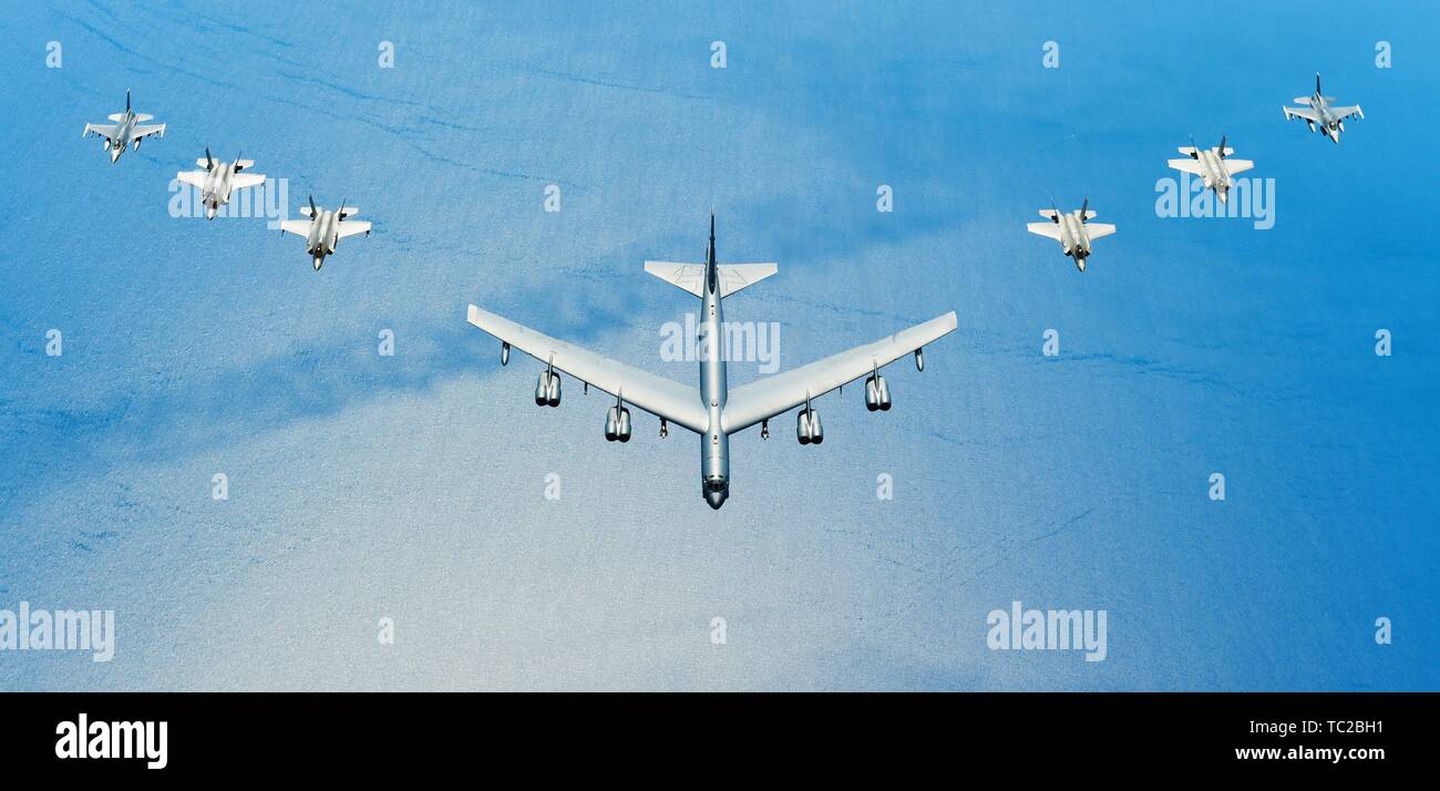 U.S. and Italian Air Force aircraft consisting of F-35 Lightning II ...