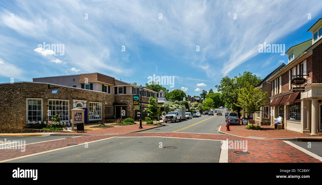 Central street through Middleburg, Virginia, USA on 15 May 2019 Stock ...