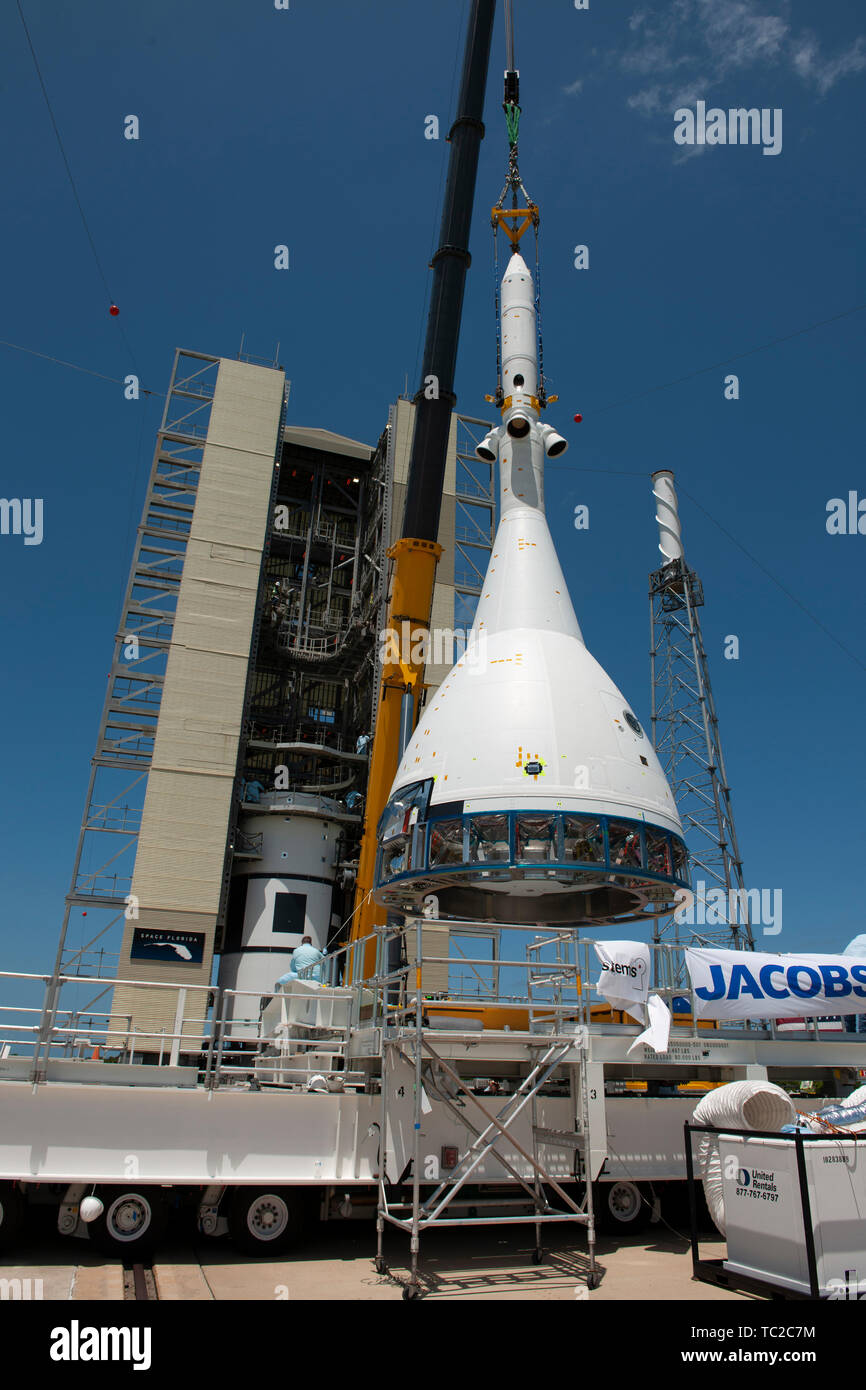 A test version of the NASA Orion crew module with the Launch Abort ...