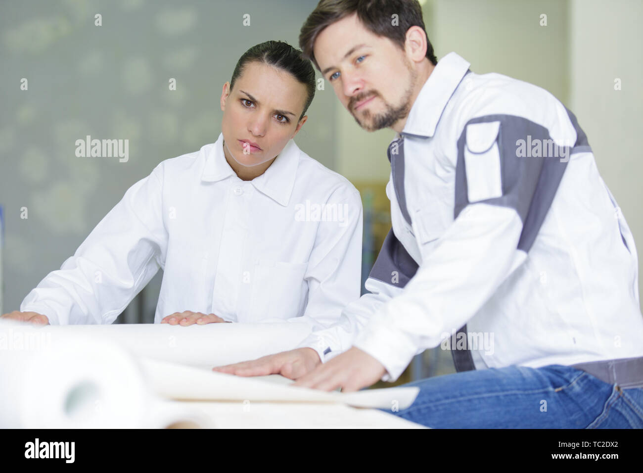 Wallpapering table hi-res stock photography and images - Alamy