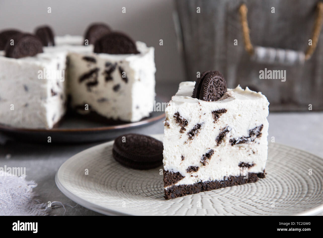 Oreo biscuit hi-res stock photography and images - Alamy