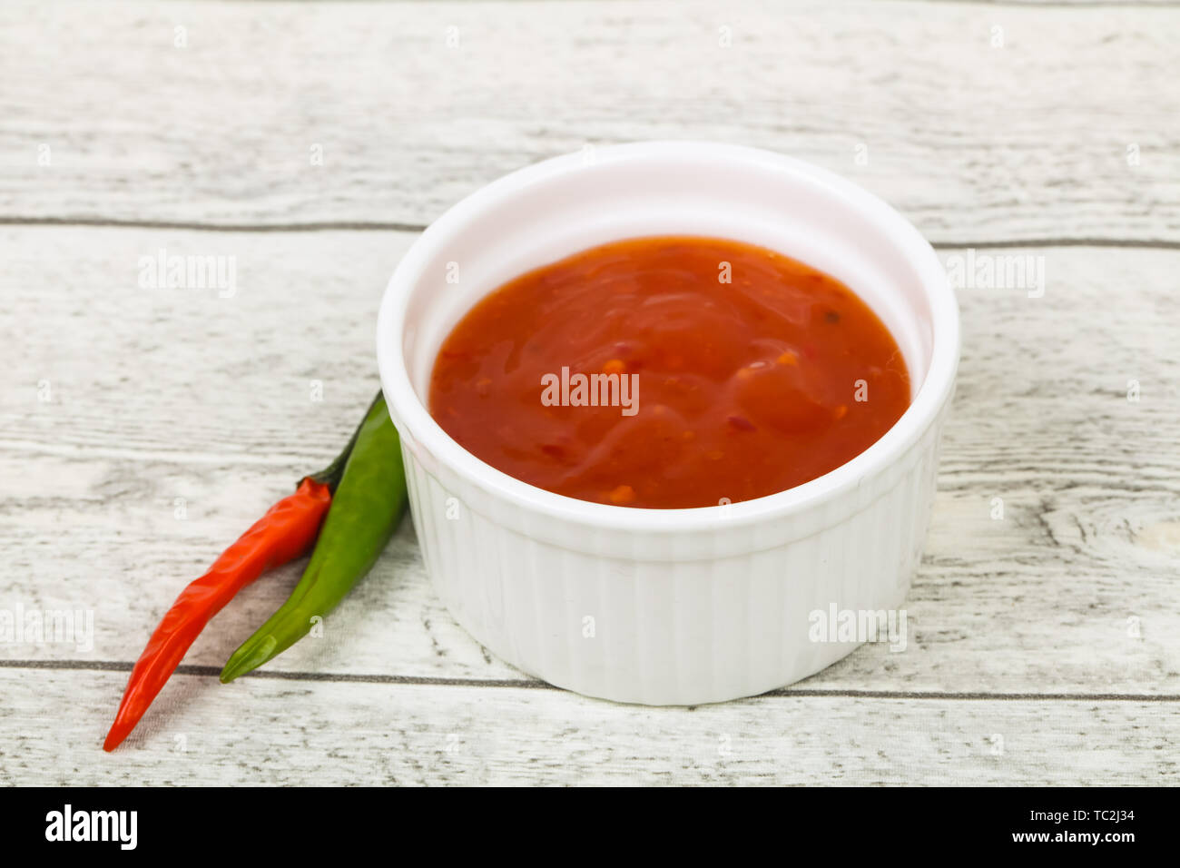 Sweet and spicy chilli sauce in the bowl Stock Photo - Alamy