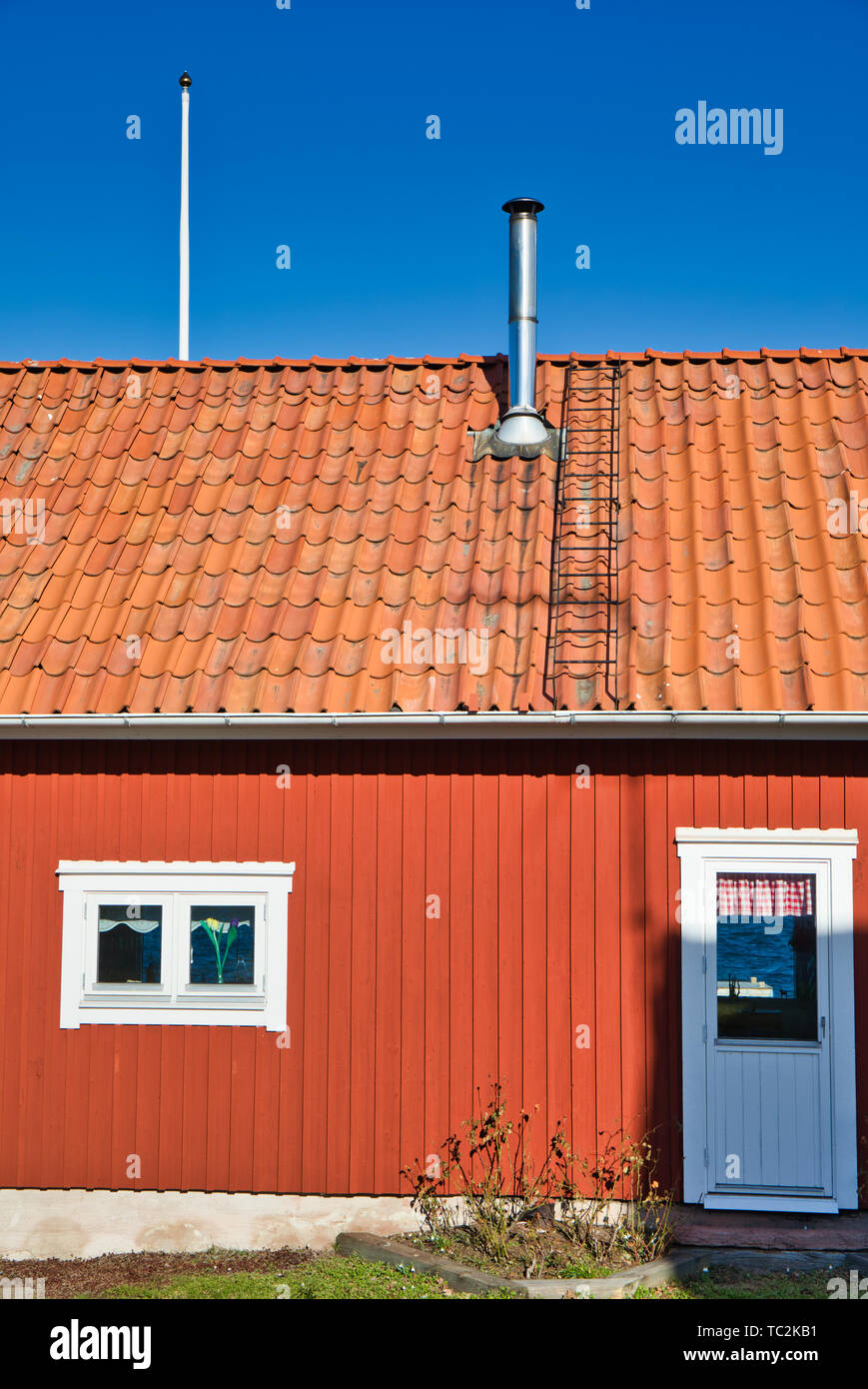 Falu red timber cabin, Stockholm archipelago, Sweden, Scandinavia Stock ...