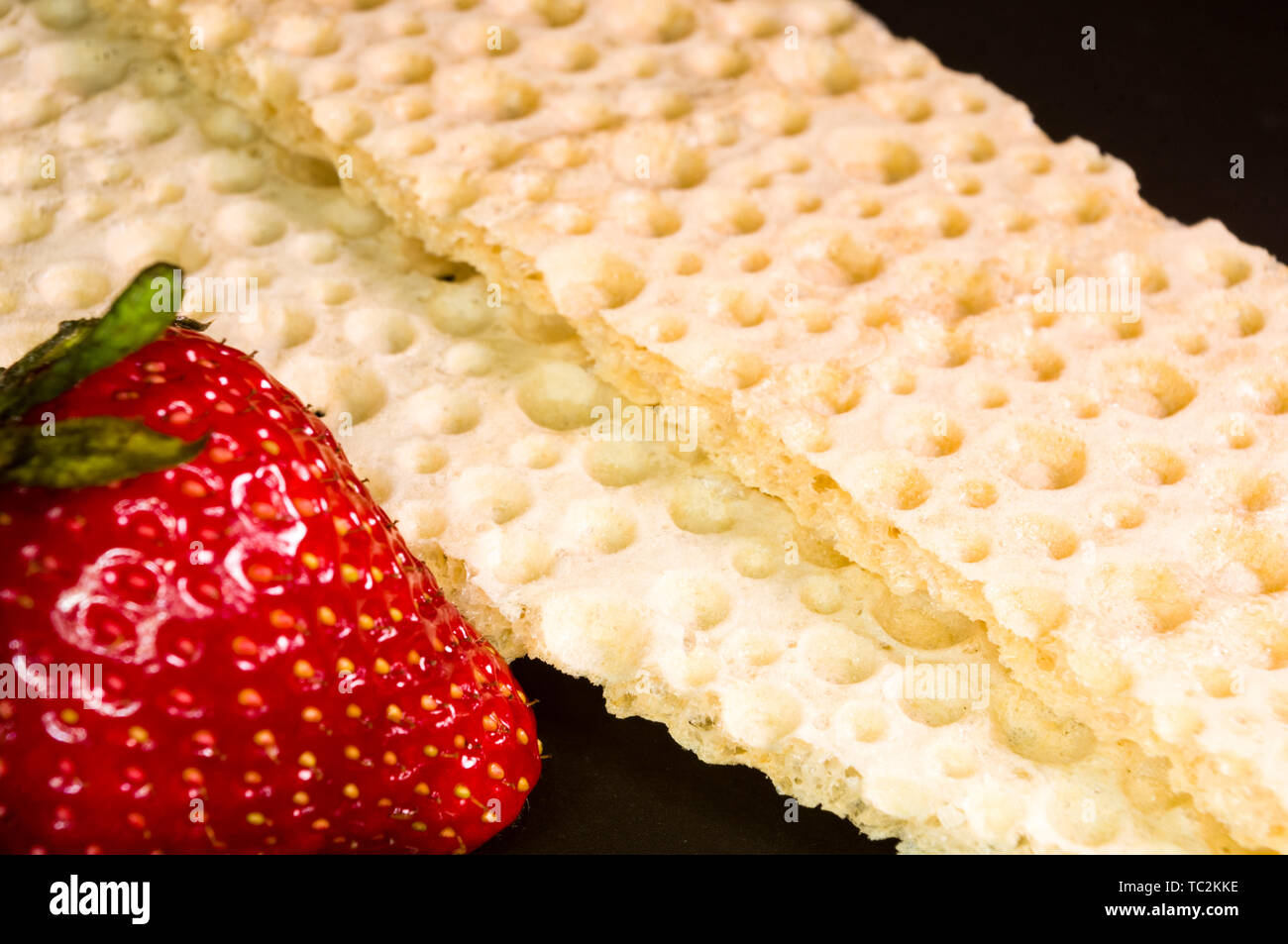 fresh strawberry and diabetic diet crunches - crispy waffle bread from ...