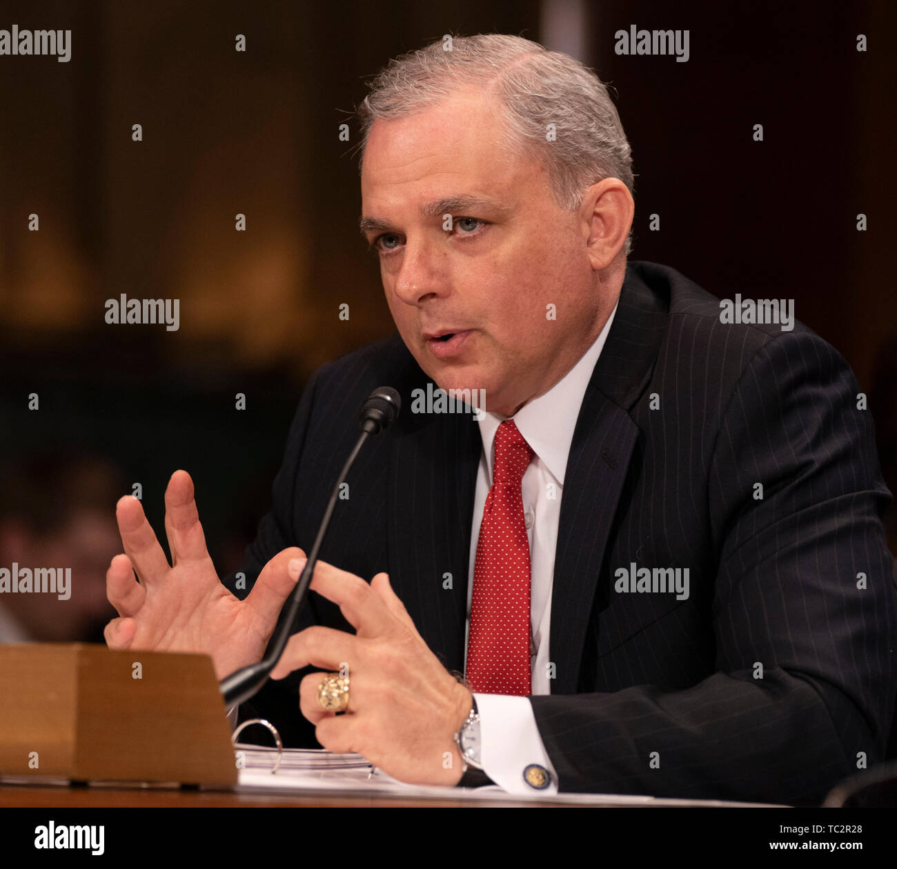 Opioids control hi-res stock photography and images - Alamy