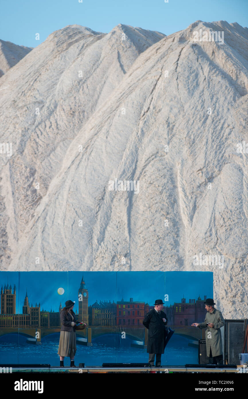 Professor henry higgins eliza doolittle hi-res stock photography and ...