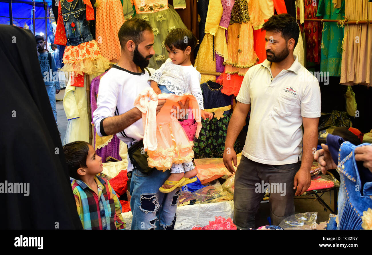 Srinagar, Kashmir. 3 June 2018. 3rd June, 2019. Shoppers purchase ...