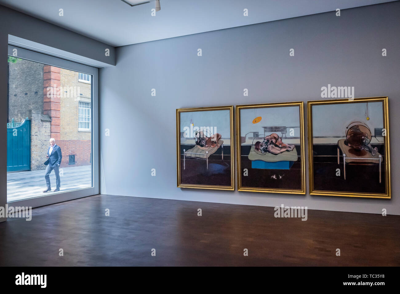 Francis bacon paintings hi-res stock photography and images - Alamy