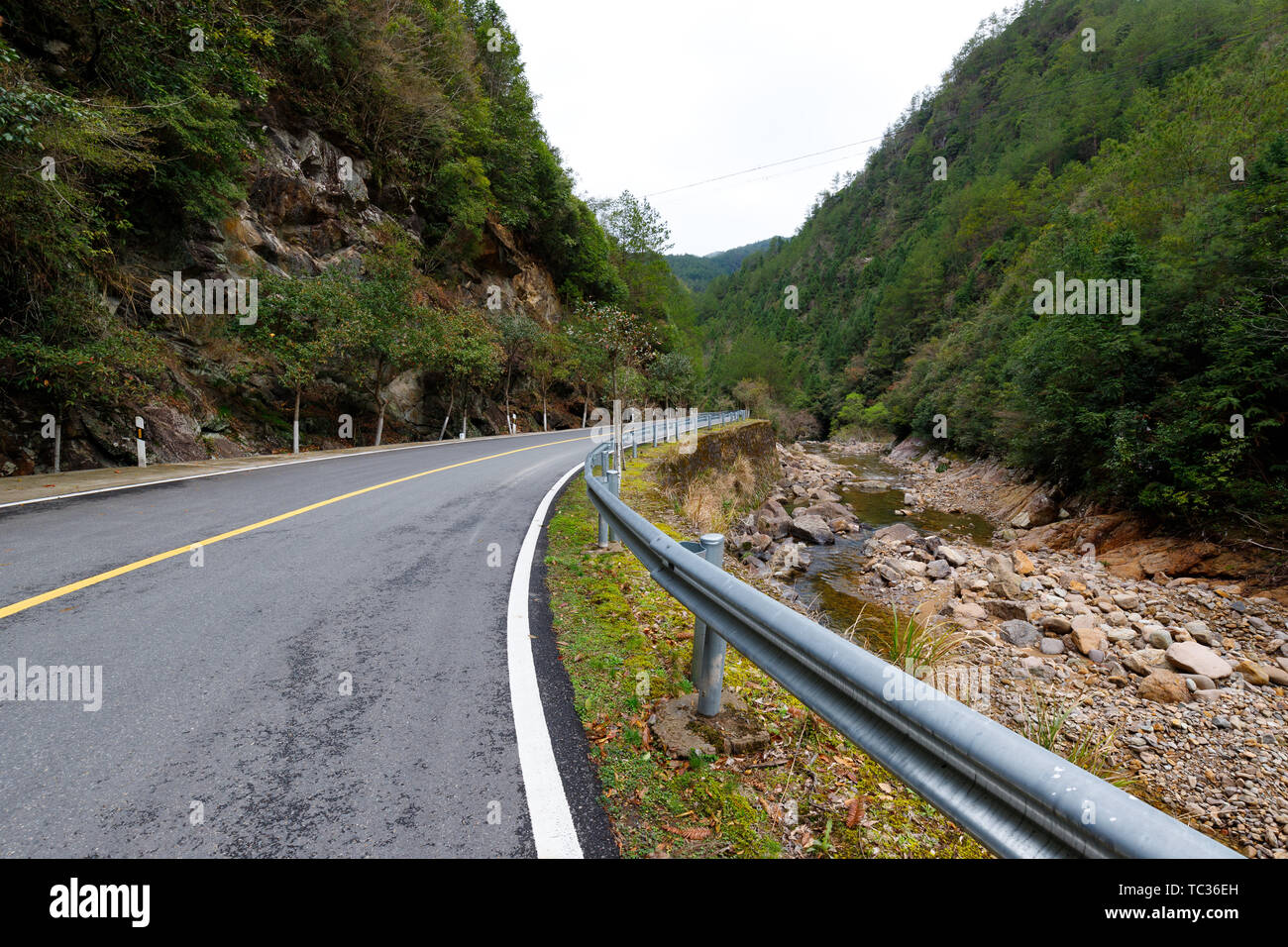 Streams and canyons and river scenery lishui hi-res stock photography ...