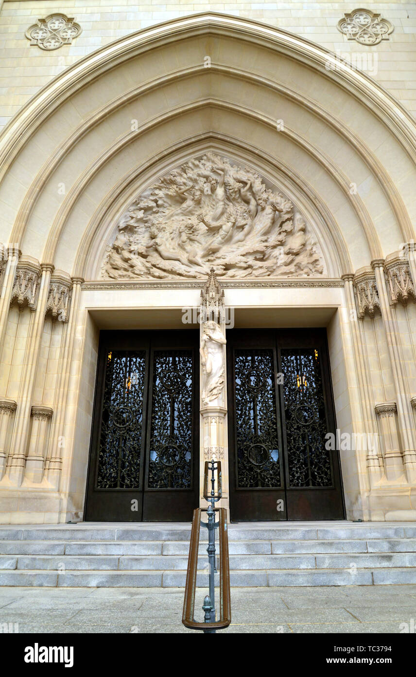 The arched gate of the church Stock Photo - Alamy