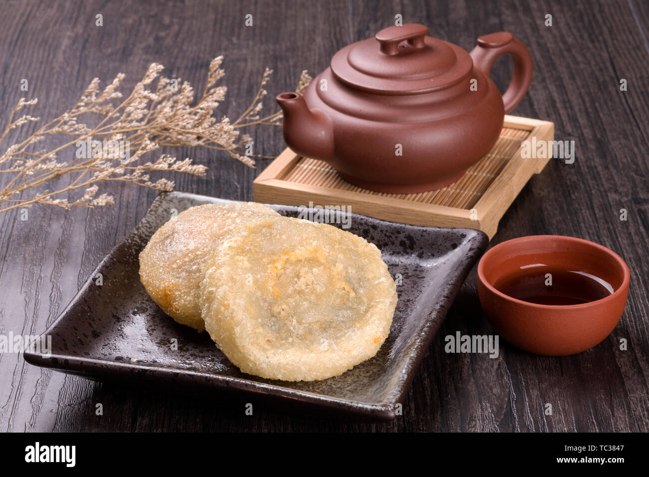 Ear to ear fried cake hi-res stock photography and images - Alamy