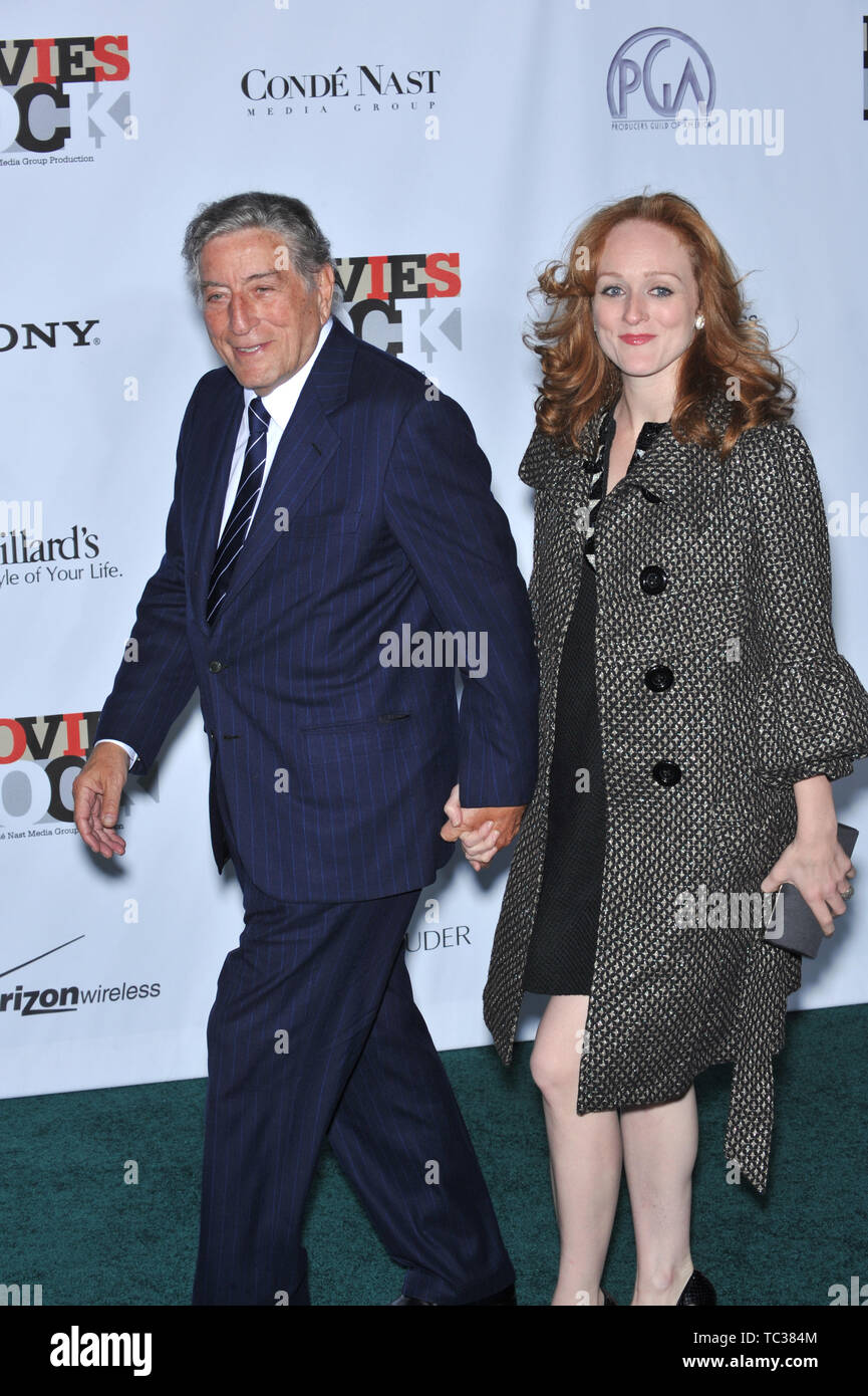 LOS ANGELES, CA. December 02, 2007: Tony Bennett & Susan Crow at Movies ...