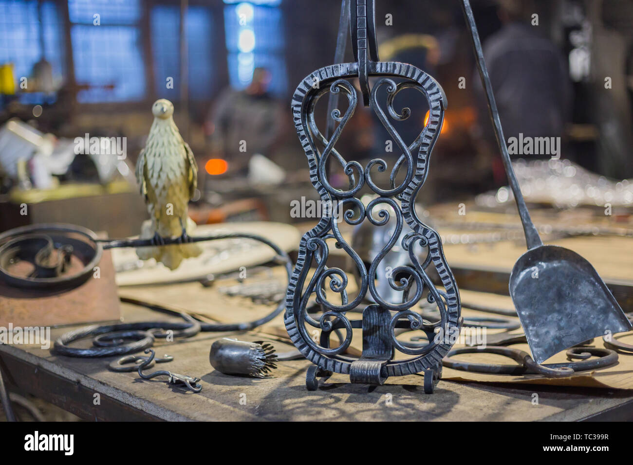 Blacksmith stand hi-res stock photography and images - Alamy