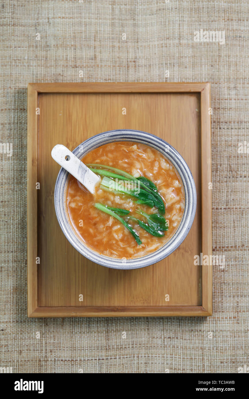 Traditional Chinese snack tomato lumpy soup Stock Photo - Alamy