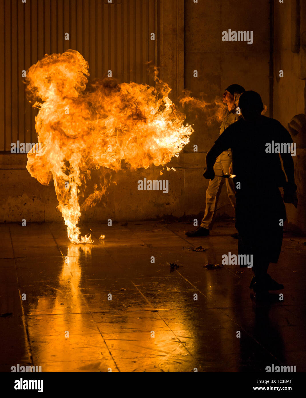 Heat dangerous hi-res stock photography and images - Alamy